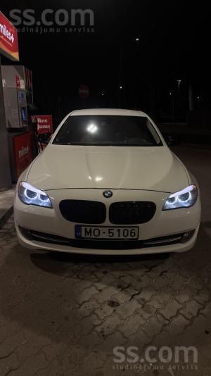White BMW 520 2011 in Riga, with an engine capacity of 2.00 L and mileage of 0 thousand km for 8900 €, photo 12 on AUTOMOTO.COM.LV