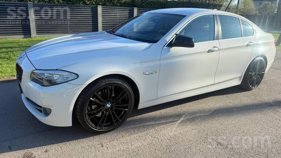 Balts BMW 520 2011 Rīga, ar dzinēja tilpumu 2.00 L un nobraukumu 349 tūkst. km par 8500 €, foto 3 vietnē AUTOMOTO.COM.LV