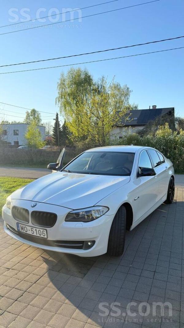 Balts BMW 520 2011 Rīga, ar dzinēja tilpumu 2.00 L un nobraukumu 349 tūkst. km par 8500 €, foto 5 vietnē AUTOMOTO.COM.LV
