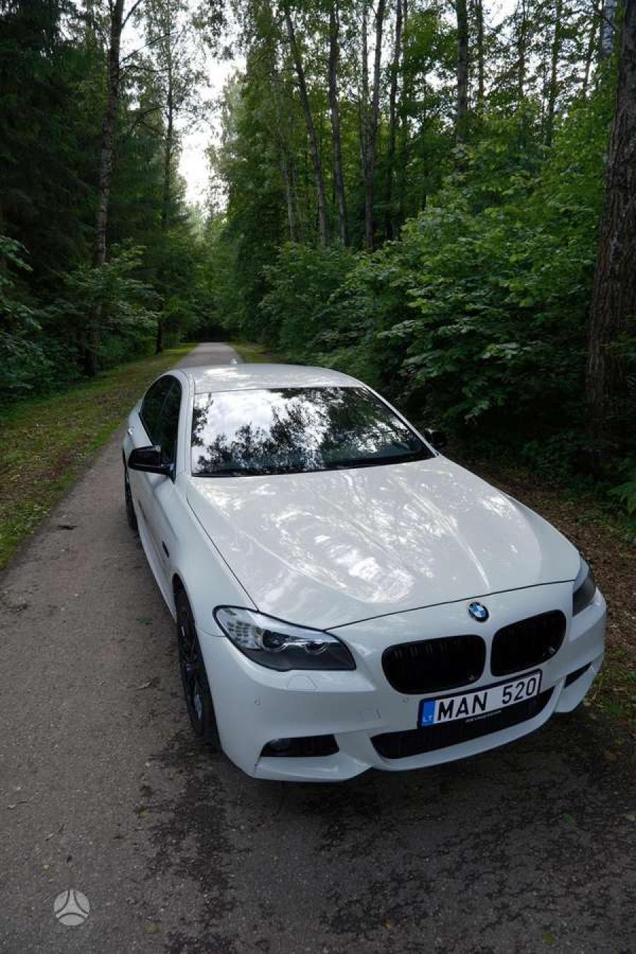 White BMW 520 2011 in Kaunas, with an engine capacity of 2.00 L and mileage of 226 thousand km for 11000 €, photo 4 on AUTOMOTO.COM.LV