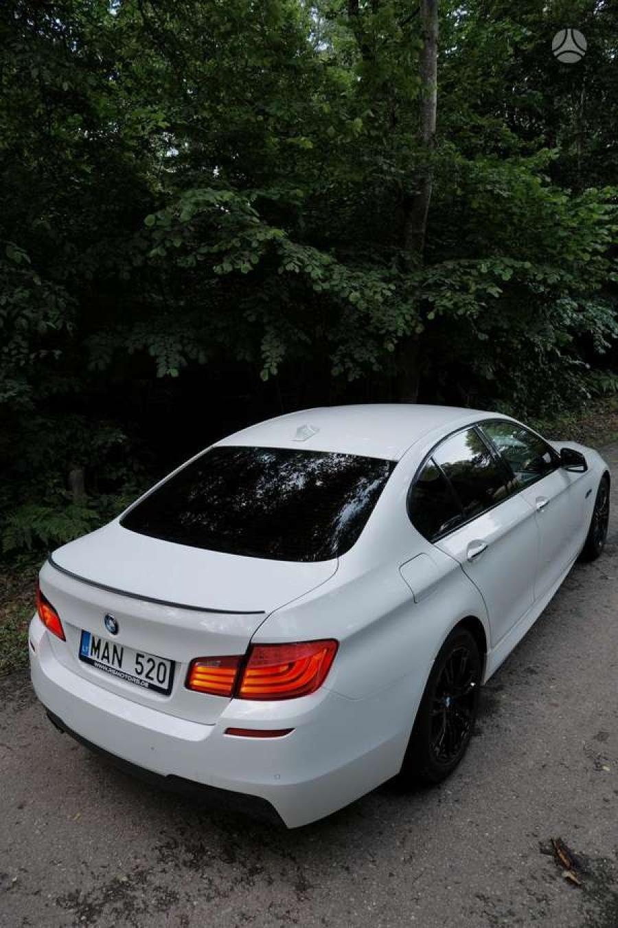 White BMW 520 2011 in Kaunas, with an engine capacity of 2.00 L and mileage of 226 thousand km for 11000 €, photo 7 on AUTOMOTO.COM.LV