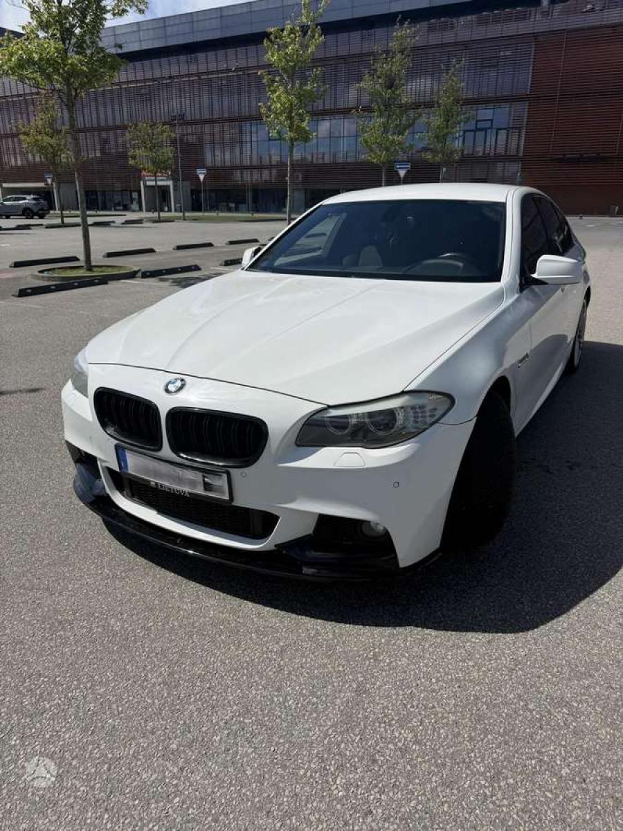 White BMW 520 2011 in Klaipeda, with an engine capacity of 2.00 L and mileage of 260 thousand km for 9199 €, photo 3 on AUTOMOTO.COM.LV