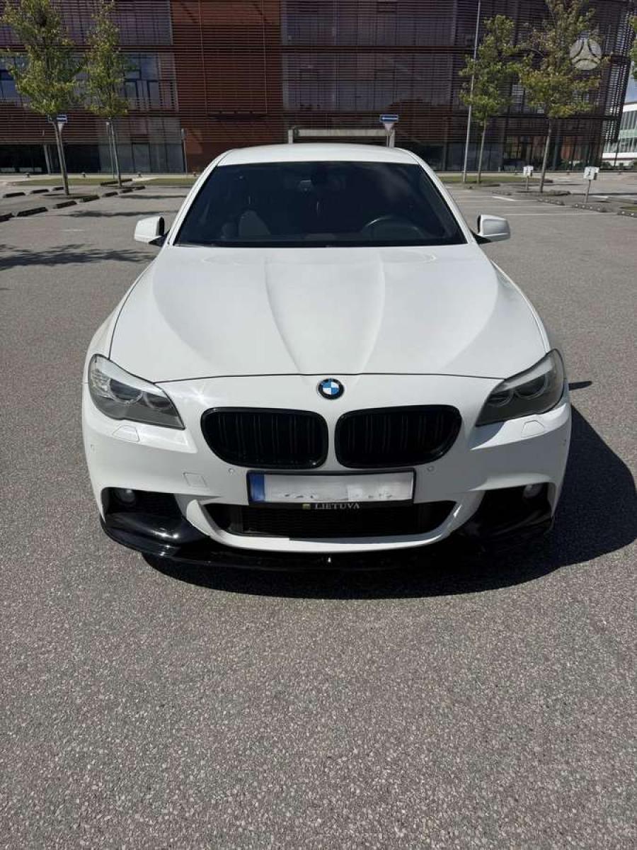 White BMW 520 2011 in Klaipeda, with an engine capacity of 2.00 L and mileage of 260 thousand km for 9199 €, photo 4 on AUTOMOTO.COM.LV
