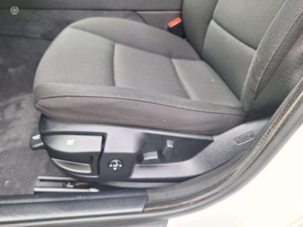 Balts BMW 520 2011 Utena, ar dzinēja tilpumu 2.00 L un nobraukumu 307 tūkst. km par 6700 €, foto 7 vietnē AUTOMOTO.COM.LV