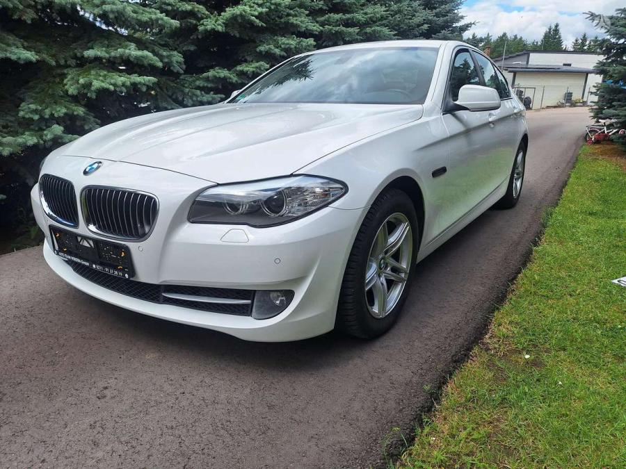 Balts BMW 520 2011 Utena, ar dzinēja tilpumu 2.00 L un nobraukumu 307 tūkst. km par 6700 €, foto 1 vietnē AUTOMOTO.COM.LV