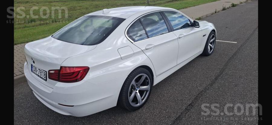 White BMW 520 2011 in Rezekne, with an engine capacity of 2.00 L and mileage of 310 thousand km for 8400 €, photo 4 on AUTOMOTO.COM.LV
