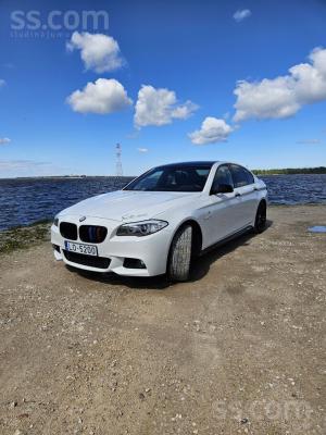 White BMW 520 2012 in Riga, with an engine capacity of 2.00 L and mileage of 246 thousand km for 10500 €, photo 1 on AUTOMOTO.COM.LV