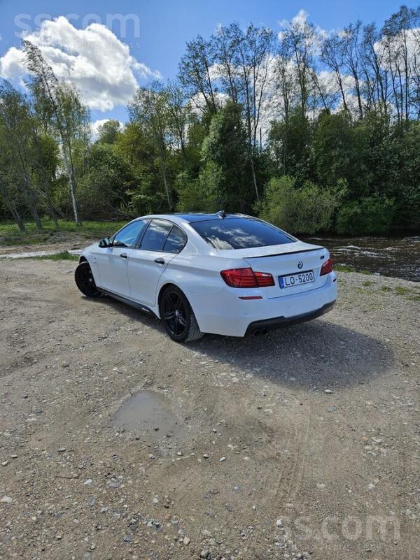 White BMW 520 2012 in Riga, with an engine capacity of 2.00 L and mileage of 246 thousand km for 10500 €, photo 2 on AUTOMOTO.COM.LV