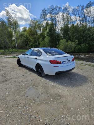 White BMW 520 2012 in Riga, with an engine capacity of 2.00 L and mileage of 246 thousand km for 10500 €, photo 2 on AUTOMOTO.COM.LV