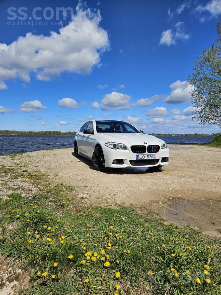 White BMW 520 2012 in Riga, with an engine capacity of 2.00 L and mileage of 246 thousand km for 10500 €, photo 5 on AUTOMOTO.COM.LV