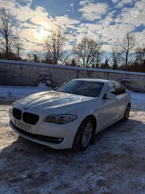 White BMW 520 2012 in Kaunas, with an engine capacity of 2.00 L and mileage of 300 thousand km for 8500 €, photo 4 on AUTOMOTO.COM.LV