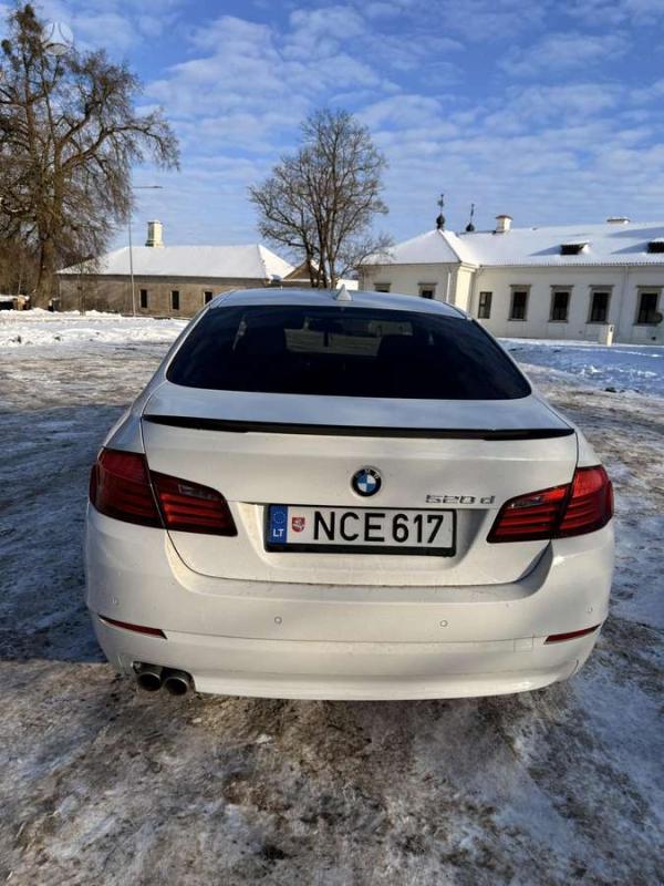 White BMW 520 2012 in Kaunas, with an engine capacity of 2.00 L and mileage of 300 thousand km for 8500 €, photo 6 on AUTOMOTO.COM.LV