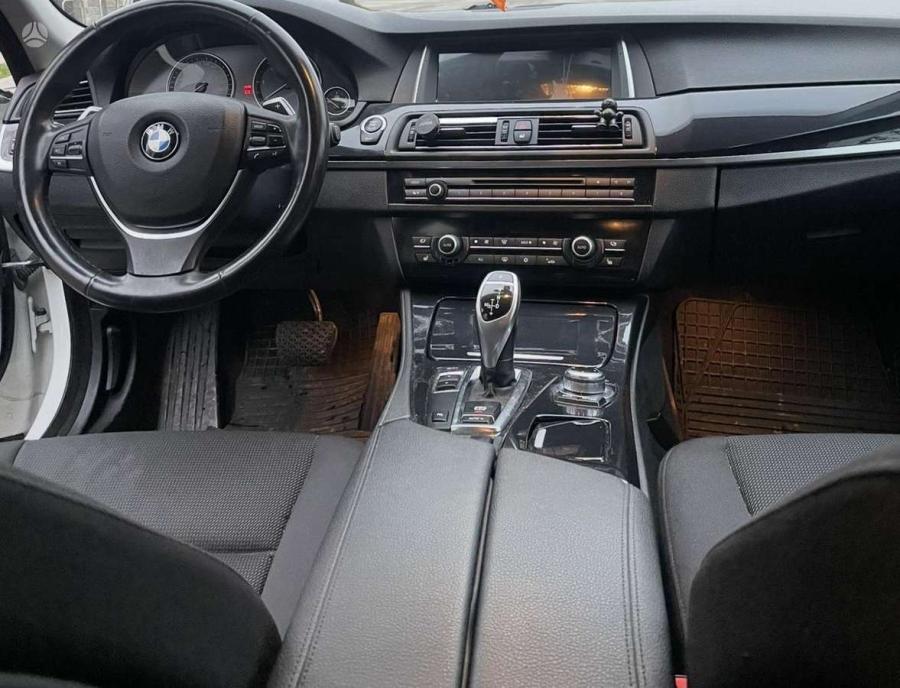 White BMW 520 2012 in Kaunas, with an engine capacity of 2.00 L and mileage of 300 thousand km for 8500 €, photo 10 on AUTOMOTO.COM.LV