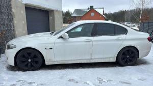 White BMW 520 2012 in Vilnius, with an engine capacity of 2.00 L and mileage of 277 thousand km for 6900 €, photo 4 on AUTOMOTO.COM.LV