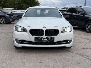 White BMW 520 2012 in Siauliai, with an engine capacity of 2.00 L and mileage of 341 thousand km for 7999 €, photo 4 on AUTOMOTO.COM.LV