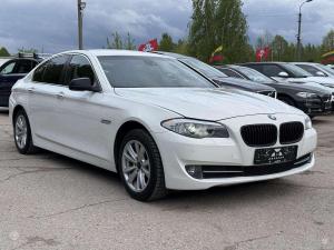 White BMW 520 2012 in Siauliai, with an engine capacity of 2.00 L and mileage of 341 thousand km for 7999 €, photo 5 on AUTOMOTO.COM.LV