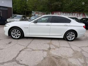 White BMW 520 2012 in Siauliai, with an engine capacity of 2.00 L and mileage of 341 thousand km for 7999 €, photo 7 on AUTOMOTO.COM.LV