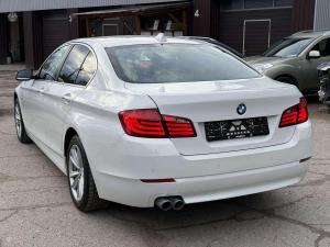 White BMW 520 2012 in Siauliai, with an engine capacity of 2.00 L and mileage of 341 thousand km for 7999 €, photo 10 on AUTOMOTO.COM.LV