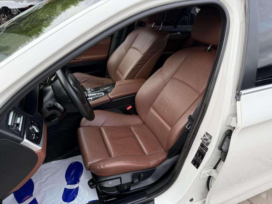 White BMW 520 2012 in Siauliai, with an engine capacity of 2.00 L and mileage of 341 thousand km for 7999 €, photo 18 on AUTOMOTO.COM.LV