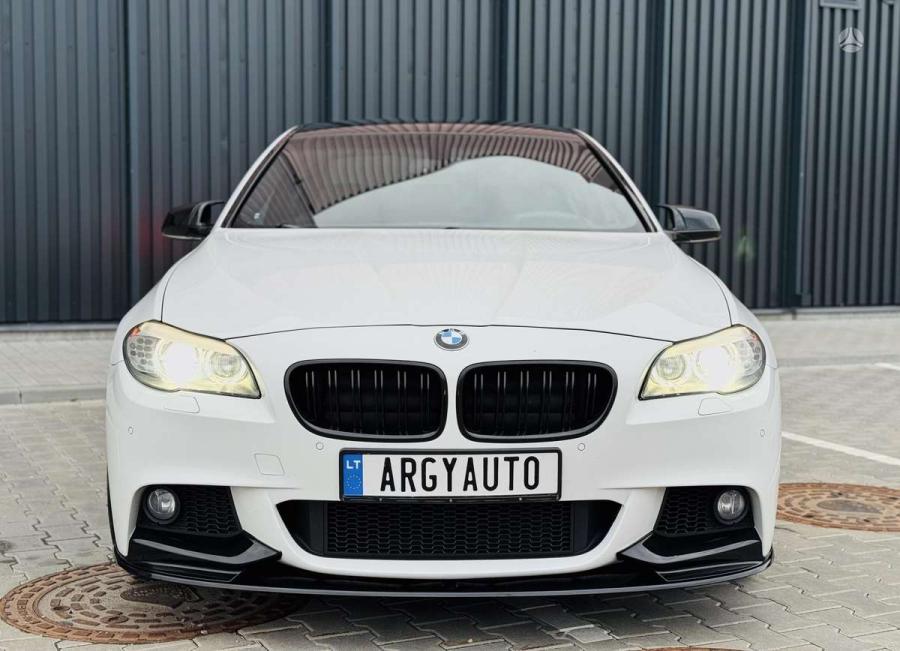White BMW 520 2012 in Kaunas, with an engine capacity of 2.00 L and mileage of 257 thousand km for 13800 €, photo 12 on AUTOMOTO.COM.LV