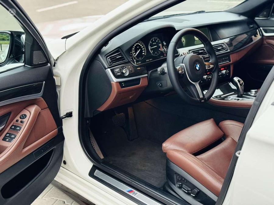 White BMW 520 2012 in Kaunas, with an engine capacity of 2.00 L and mileage of 257 thousand km for 13800 €, photo 13 on AUTOMOTO.COM.LV