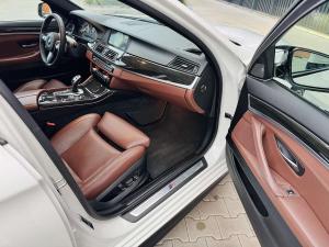 White BMW 520 2012 in Kaunas, with an engine capacity of 2.00 L and mileage of 257 thousand km for 13800 €, photo 17 on AUTOMOTO.COM.LV
