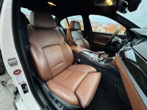 White BMW 520 2012 in Kaunas, with an engine capacity of 2.00 L and mileage of 257 thousand km for 13800 €, photo 18 on AUTOMOTO.COM.LV