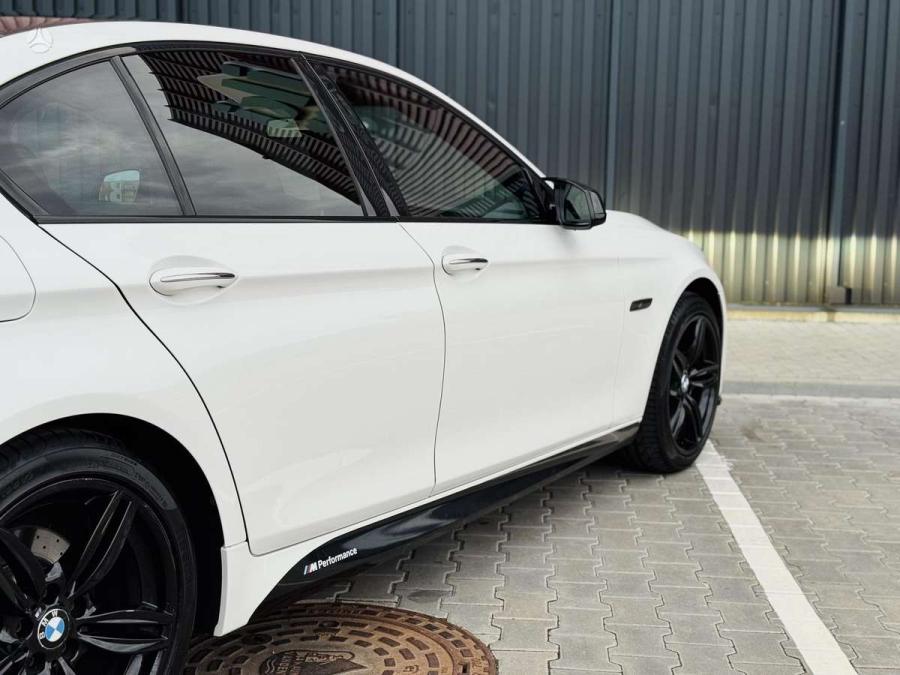White BMW 520 2012 in Kaunas, with an engine capacity of 2.00 L and mileage of 257 thousand km for 13800 €, photo 40 on AUTOMOTO.COM.LV