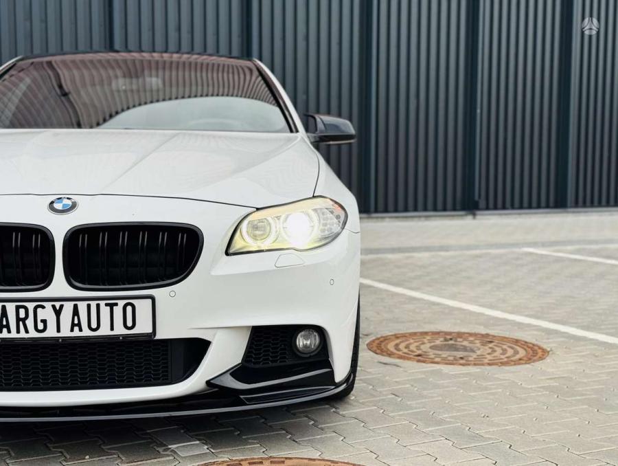 White BMW 520 2012 in Kaunas, with an engine capacity of 2.00 L and mileage of 257 thousand km for 13800 €, photo 42 on AUTOMOTO.COM.LV