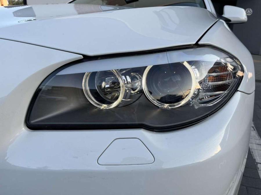 White BMW 520 2012 in Vilnius, with an engine capacity of 2.00 L and mileage of 220 thousand km for 7999 €, photo 6 on AUTOMOTO.COM.LV
