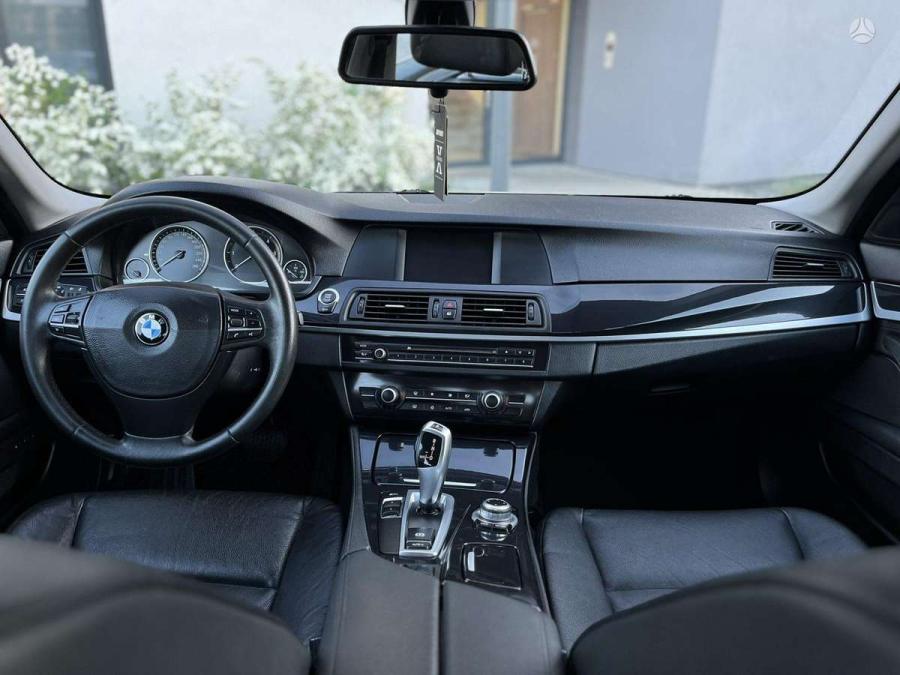 White BMW 520 2012 in Vilnius, with an engine capacity of 2.00 L and mileage of 220 thousand km for 7999 €, photo 21 on AUTOMOTO.COM.LV
