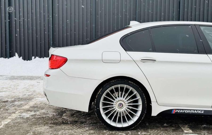 White BMW 520 2013 in Kaunas, with an engine capacity of 2.00 L and mileage of 279 thousand km for 12800 €, photo 35 on AUTOMOTO.COM.LV
