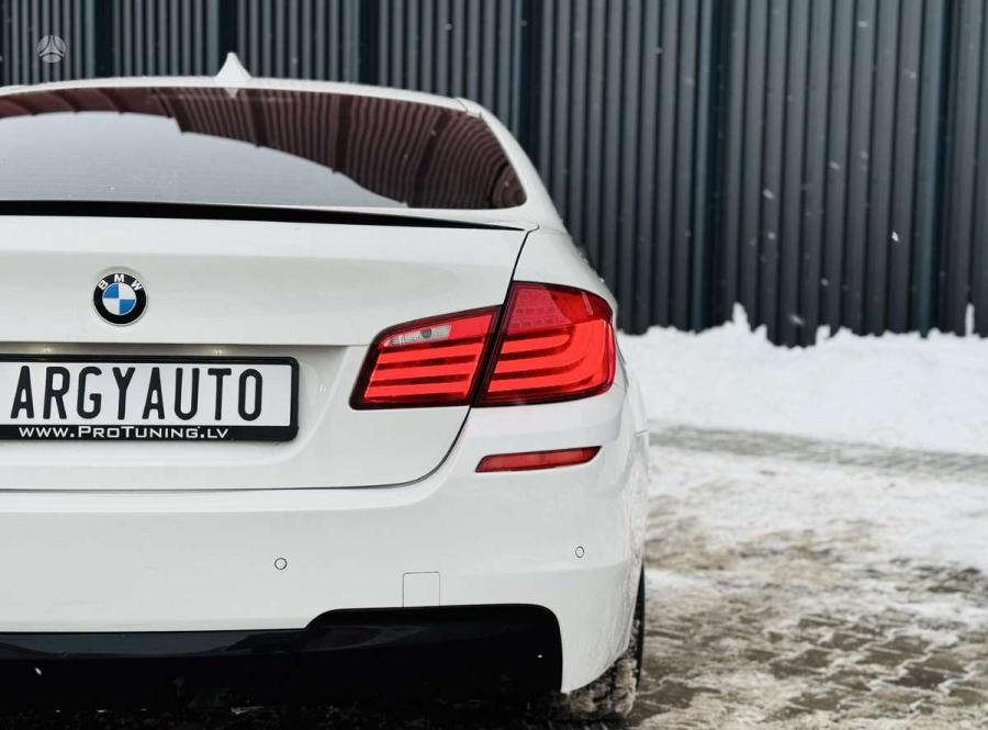 White BMW 520 2013 in Kaunas, with an engine capacity of 2.00 L and mileage of 279 thousand km for 12800 €, photo 37 on AUTOMOTO.COM.LV