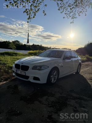 White BMW 520 2013 in Riga, with an engine capacity of 2.00 L and mileage of 330 thousand km for 9300 €, photo 4 on AUTOMOTO.COM.LV