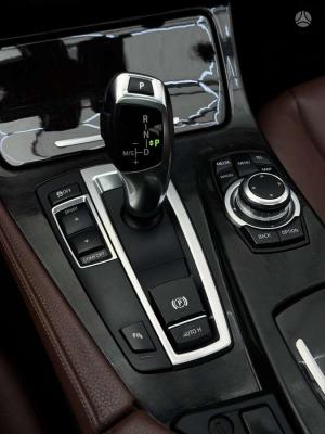 White BMW 520 2013 in Vilnius, with an engine capacity of 2.00 L and mileage of 105 thousand km for 12890 €, photo 25 on AUTOMOTO.COM.LV
