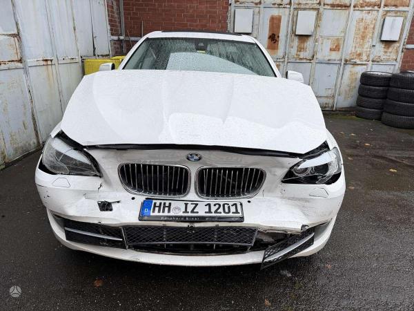 BMW 520 2013 Kauņa vietnē Balts BMW 520 2013 Kauņa, ar dzinēja tilpumu 2.00 L un nobraukumu 280 tūkst. km par 5700 €, foto 3 vietnē AUTOMOTO.COM.LV
