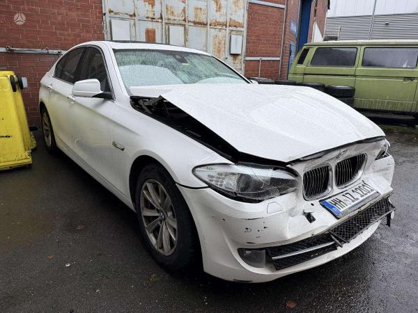 BMW 520 2013 Kauņa vietnē Balts BMW 520 2013 Kauņa, ar dzinēja tilpumu 2.00 L un nobraukumu 280 tūkst. km par 5700 €, foto 6 vietnē AUTOMOTO.COM.LV