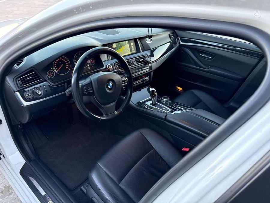 Balts BMW 520 2014 Kauņa, ar dzinēja tilpumu 2.00 L un nobraukumu 298 tūkst. km par 11200 €, foto 9 vietnē AUTOMOTO.COM.LV