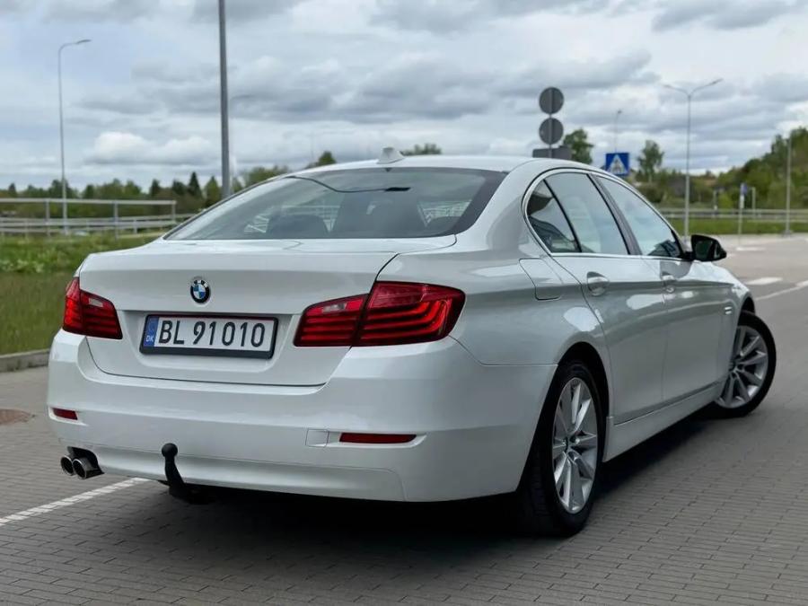 White BMW 520 2014 in Rezekne, with an engine capacity of 2.00 L and mileage of 260 thousand km for 8990 €, photo 6 on AUTOMOTO.COM.LV