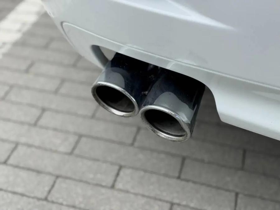 White BMW 520 2014 in Rezekne, with an engine capacity of 2.00 L and mileage of 260 thousand km for 8990 €, photo 12 on AUTOMOTO.COM.LV