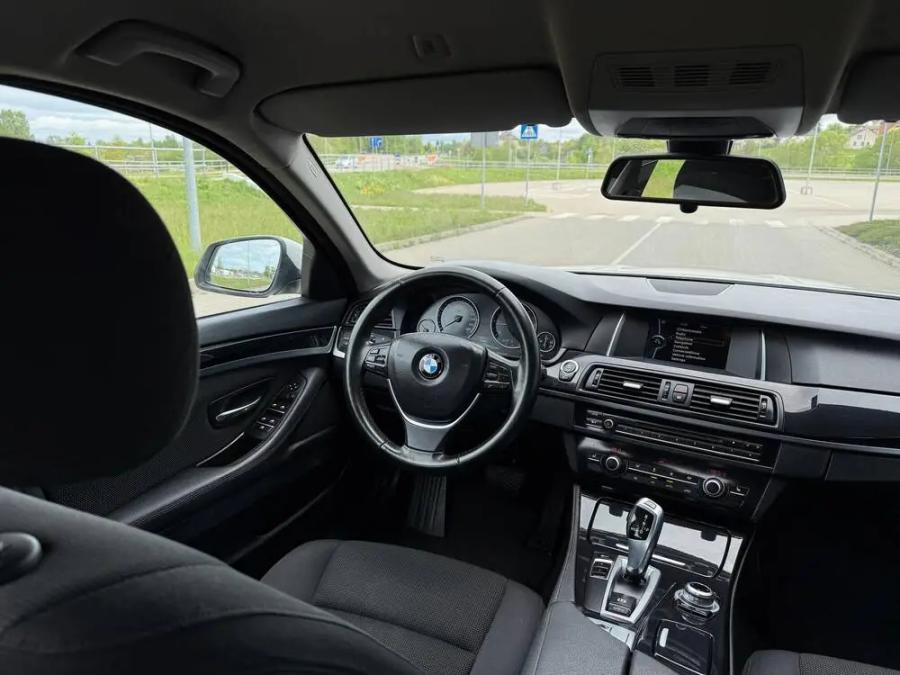 White BMW 520 2014 in Rezekne, with an engine capacity of 2.00 L and mileage of 260 thousand km for 8990 €, photo 15 on AUTOMOTO.COM.LV