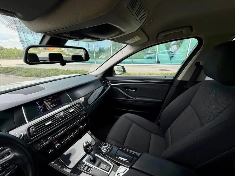 White BMW 520 2014 in Rezekne, with an engine capacity of 2.00 L and mileage of 260 thousand km for 8990 €, photo 16 on AUTOMOTO.COM.LV
