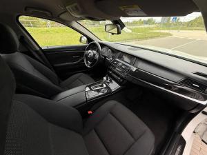 White BMW 520 2014 in Rezekne, with an engine capacity of 2.00 L and mileage of 260 thousand km for 8990 €, photo 18 on AUTOMOTO.COM.LV