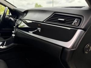 White BMW 520 2014 in Rezekne, with an engine capacity of 2.00 L and mileage of 260 thousand km for 8990 €, photo 21 on AUTOMOTO.COM.LV