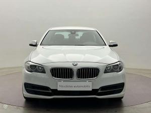 White BMW 520 2014 in Panevezys, with an engine capacity of 2.00 L and mileage of 223 thousand km for 9990 €, photo 3 on AUTOMOTO.COM.LV
