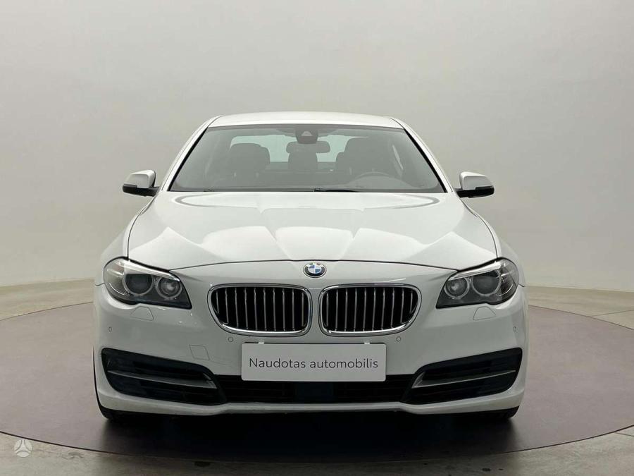White BMW 520 2014 in Panevezys, with an engine capacity of 2.00 L and mileage of 223 thousand km for 9990 €, photo 3 on AUTOMOTO.COM.LV