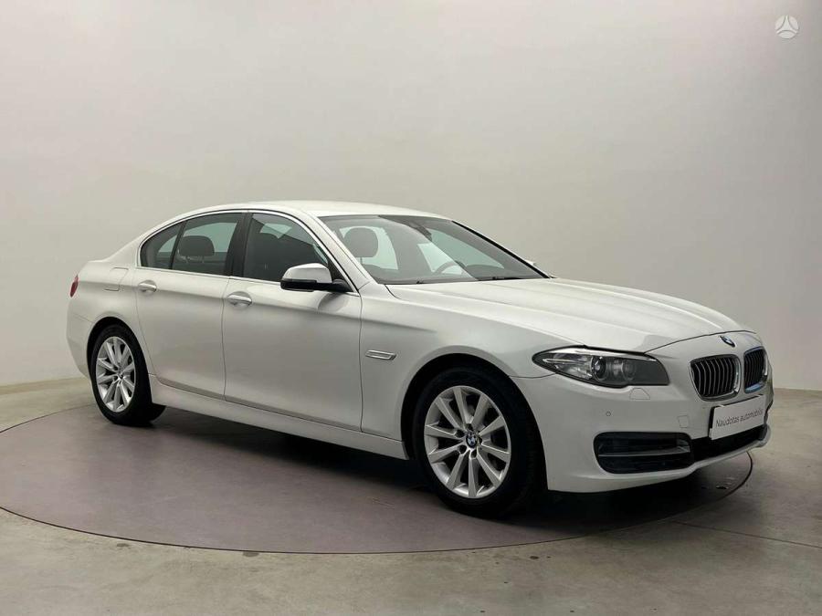 White BMW 520 2014 in Panevezys, with an engine capacity of 2.00 L and mileage of 223 thousand km for 9990 €, photo 4 on AUTOMOTO.COM.LV