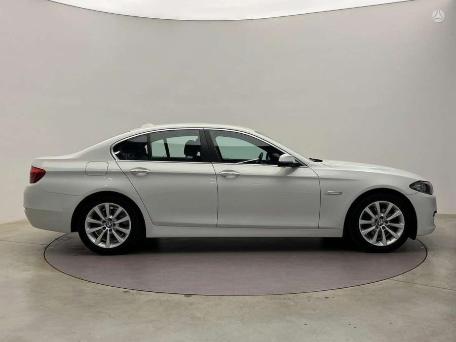 White BMW 520 2014 in Panevezys, with an engine capacity of 2.00 L and mileage of 223 thousand km for 9990 €, photo 5 on AUTOMOTO.COM.LV