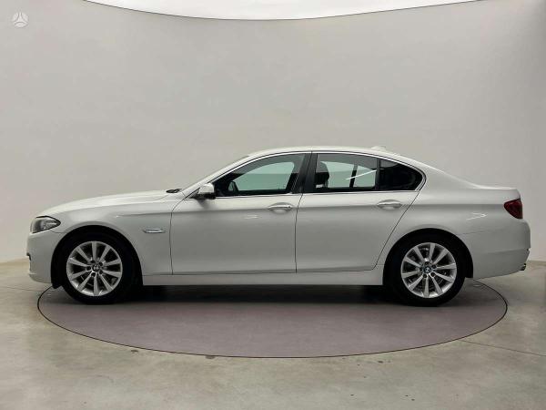White BMW 520 2014 in Panevezys, with an engine capacity of 2.00 L and mileage of 223 thousand km for 9990 €, photo 5 on AUTOMOTO.COM.LV