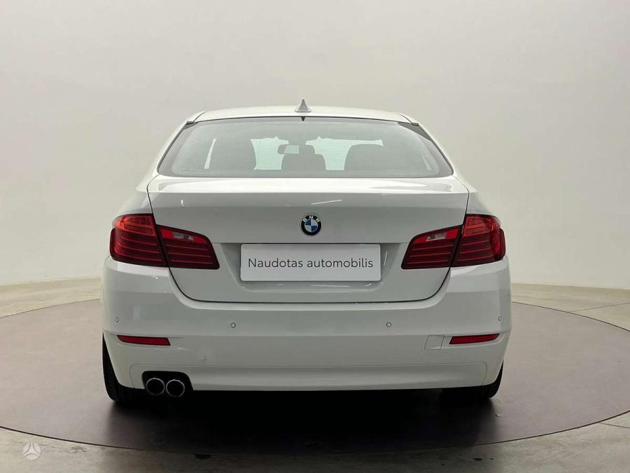 White BMW 520 2014 in Panevezys, with an engine capacity of 2.00 L and mileage of 223 thousand km for 9990 €, photo 8 on AUTOMOTO.COM.LV